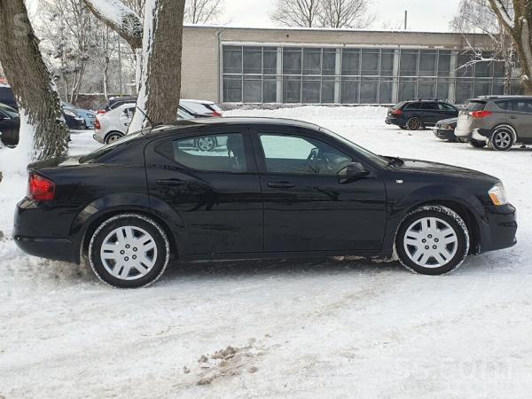 Melns Dodge Avenger 2014 Liepāja, ar dzinēja tilpumu 2.40 L un nobraukumu 136 tūkst. km par 3750 €, foto 10 vietnē AUTOMOTO.COM.LV