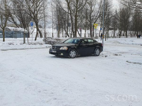 Melns Dodge Avenger 2014 Liepāja, ar dzinēja tilpumu 2.40 L un nobraukumu 136 tūkst. km par 3750 €, foto 7 vietnē AUTOMOTO.COM.LV