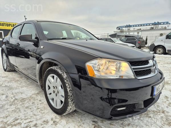 Black Dodge Avenger 2014 in Liepaja, with an engine capacity of 2.40 L and mileage of 136 thousand km for 3950 €, photo 3 on AUTOMOTO.COM.LV