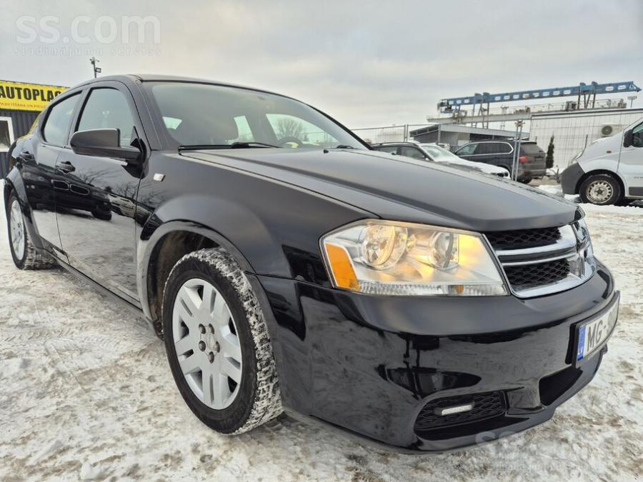 Black Dodge Avenger 2014 in Liepaja, with an engine capacity of 2.40 L and mileage of 136 thousand km for 3950 €, photo 3 on AUTOMOTO.COM.LV
