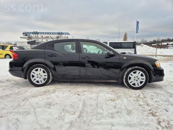 Black Dodge Avenger 2014 in Liepaja, with an engine capacity of 2.40 L and mileage of 136 thousand km for 3950 €, photo 4 on AUTOMOTO.COM.LV