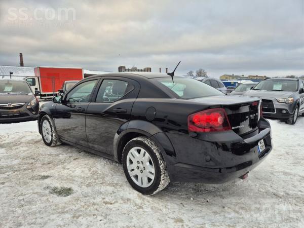 Black Dodge Avenger 2014 in Liepaja, with an engine capacity of 2.40 L and mileage of 136 thousand km for 3950 €, photo 7 on AUTOMOTO.COM.LV