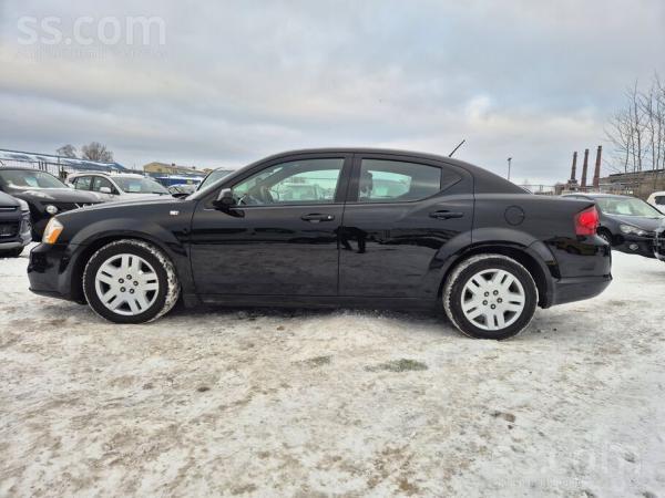 Black Dodge Avenger 2014 in Liepaja, with an engine capacity of 2.40 L and mileage of 136 thousand km for 3950 €, photo 8 on AUTOMOTO.COM.LV