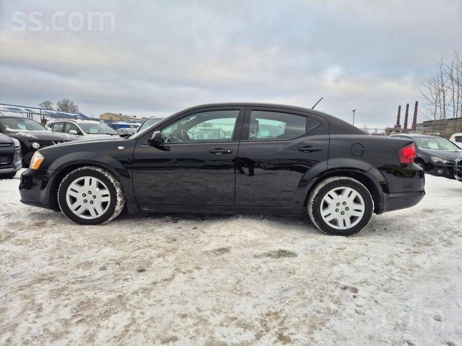 Black Dodge Avenger 2014 in Liepaja, with an engine capacity of 2.40 L and mileage of 136 thousand km for 3950 €, photo 8 on AUTOMOTO.COM.LV