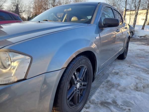 Grey Dodge Avenger 2007 in Kaunas, with an engine capacity of 2.00 L and mileage of 265 thousand km for 1600 €, photo 9 on AUTOMOTO.COM.LV