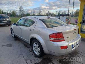 Pelēks Dodge Avenger 2008 Daugavpils, ar dzinēja tilpumu 2.40 L un nobraukumu 159 tūkst. km par 2250 €, foto 5 vietnē AUTOMOTO.COM.LV