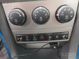 Red Dodge Avenger 2007 in Riga, with an engine capacity of 2.00 L and mileage of 0 thousand km for 2690 €, photo 15 on AUTOMOTO.COM.LV
