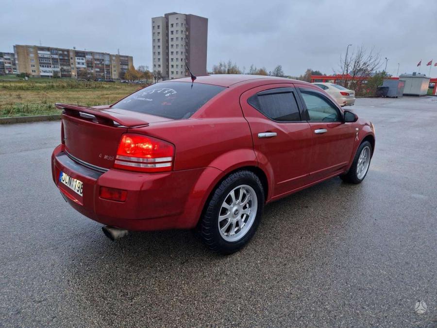 Sarkans Dodge Avenger 2008 Šauļi, ar dzinēja tilpumu 1.97 L un nobraukumu 3 tūkst. km par 2600 €, foto 5 vietnē AUTOMOTO.COM.LV