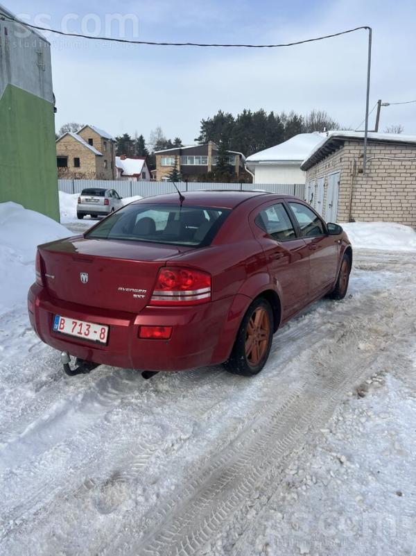 Sarkans Dodge Avenger 2009 Daugavpils, ar dzinēja tilpumu 2.40 L un nobraukumu 233 tūkst. km par 1700 €, foto 5 vietnē AUTOMOTO.COM.LV