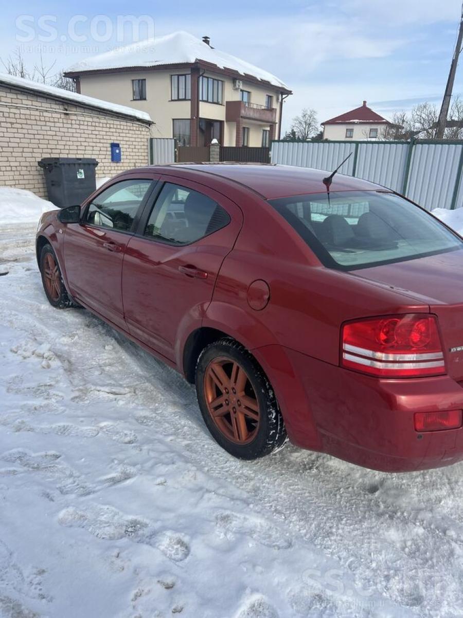 Red Dodge Avenger 2009 in Daugavpils, with an engine capacity of 2.40 L and mileage of 233 thousand km for 1700 €, photo 8 on AUTOMOTO.COM.LV