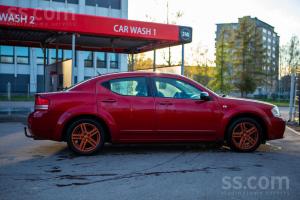 Red Dodge Avenger 2009 in Daugavpils, with an engine capacity of 2.40 L and mileage of 234 thousand km for 2900 €, photo 5 on AUTOMOTO.COM.LV