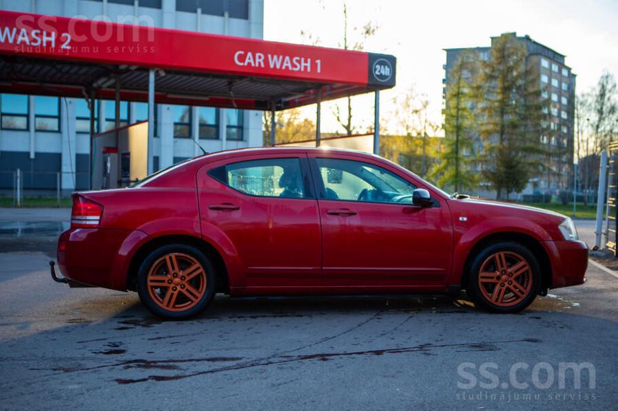 Red Dodge Avenger 2009 in Daugavpils, with an engine capacity of 2.40 L and mileage of 234 thousand km for 2900 €, photo 5 on AUTOMOTO.COM.LV