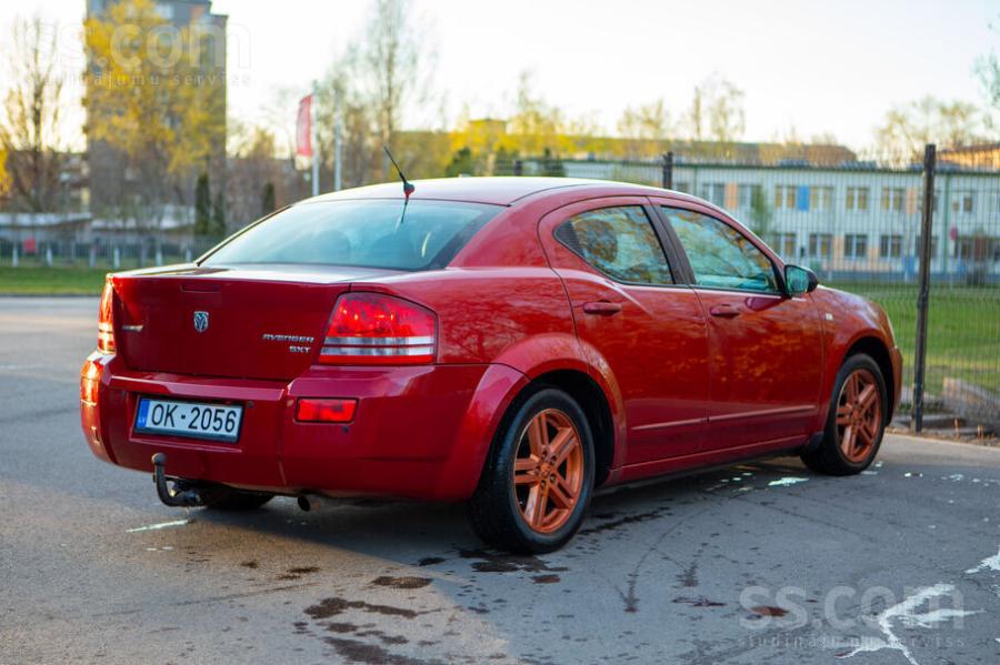 Red Dodge Avenger 2009 in Daugavpils, with an engine capacity of 2.40 L and mileage of 234 thousand km for 2900 €, photo 12 on AUTOMOTO.COM.LV