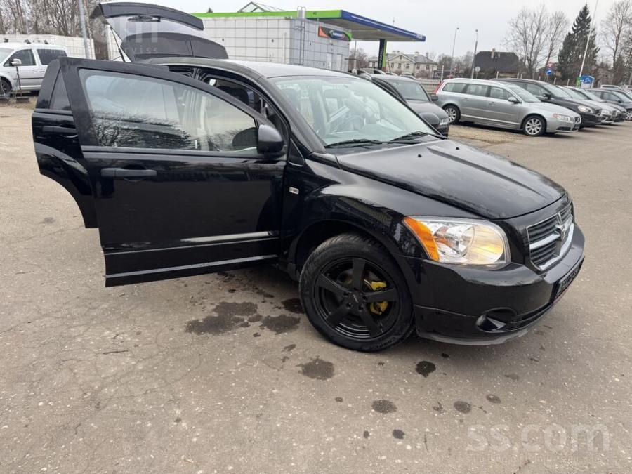 Black Dodge Caliber 2006 in Riga, with an engine capacity of 2.00 L and mileage of 200 thousand km for 2250 €, photo 7 on AUTOMOTO.COM.LV