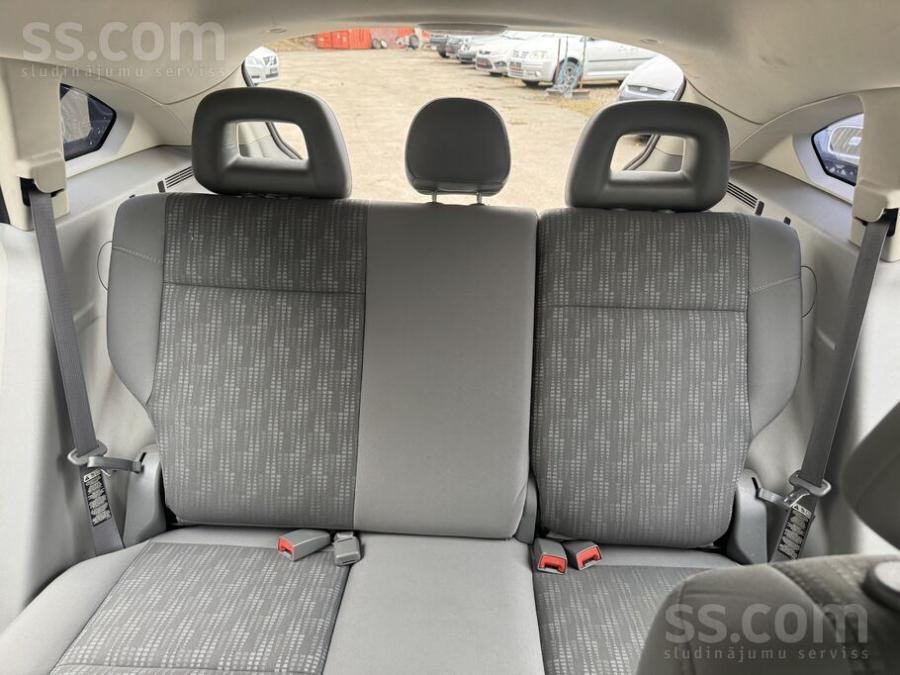 Black Dodge Caliber 2006 in Riga, with an engine capacity of 2.00 L and mileage of 200 thousand km for 2250 €, photo 10 on AUTOMOTO.COM.LV