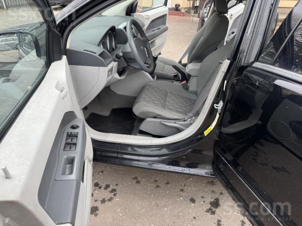 Black Dodge Caliber 2006 in Riga, with an engine capacity of 2.00 L and mileage of 200 thousand km for 2750 €, photo 7 on AUTOMOTO.COM.LV