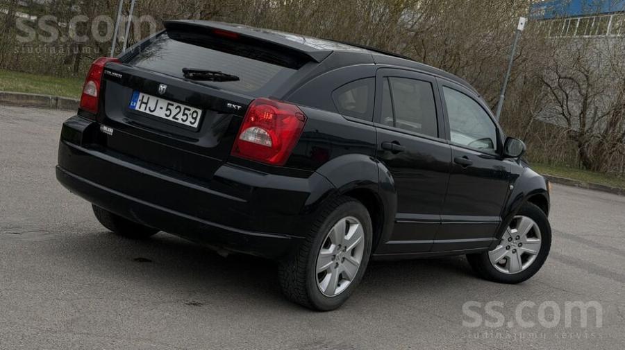 Black Dodge Caliber 2006 in Riga, with an engine capacity of 2.00 L and mileage of 127 thousand km for 2590 €, photo 5 on AUTOMOTO.COM.LV