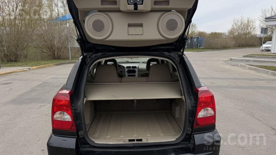Black Dodge Caliber 2006 in Riga, with an engine capacity of 2.00 L and mileage of 127 thousand km for 2590 €, photo 6 on AUTOMOTO.COM.LV