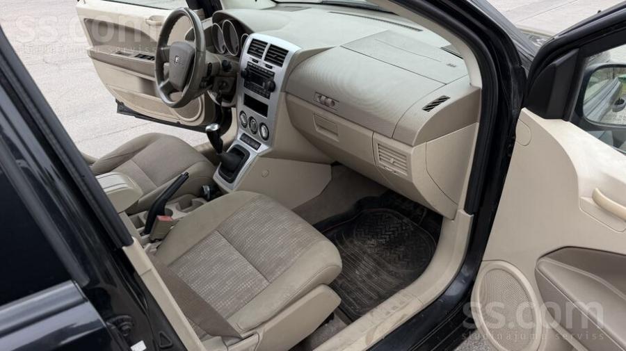 Black Dodge Caliber 2006 in Riga, with an engine capacity of 2.00 L and mileage of 127 thousand km for 2590 €, photo 9 on AUTOMOTO.COM.LV