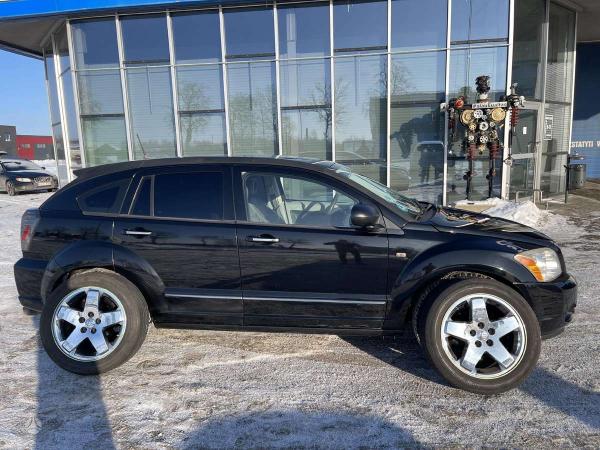 Melns Dodge Caliber 2007 Šauļi, ar dzinēja tilpumu 2.36 L un nobraukumu 180 tūkst. km par 1950 €, foto 3 vietnē AUTOMOTO.COM.LV