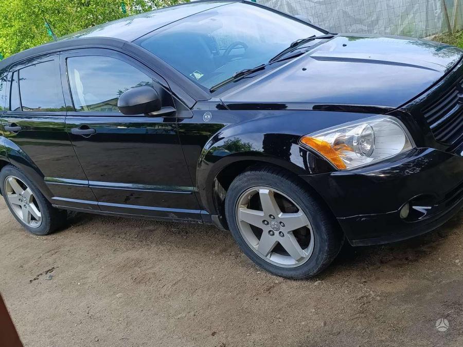 Melns Dodge Caliber 2007 Viļņa, ar dzinēja tilpumu 2.00 L un nobraukumu 366 tūkst. km par 1000 €, foto 3 vietnē AUTOMOTO.COM.LV