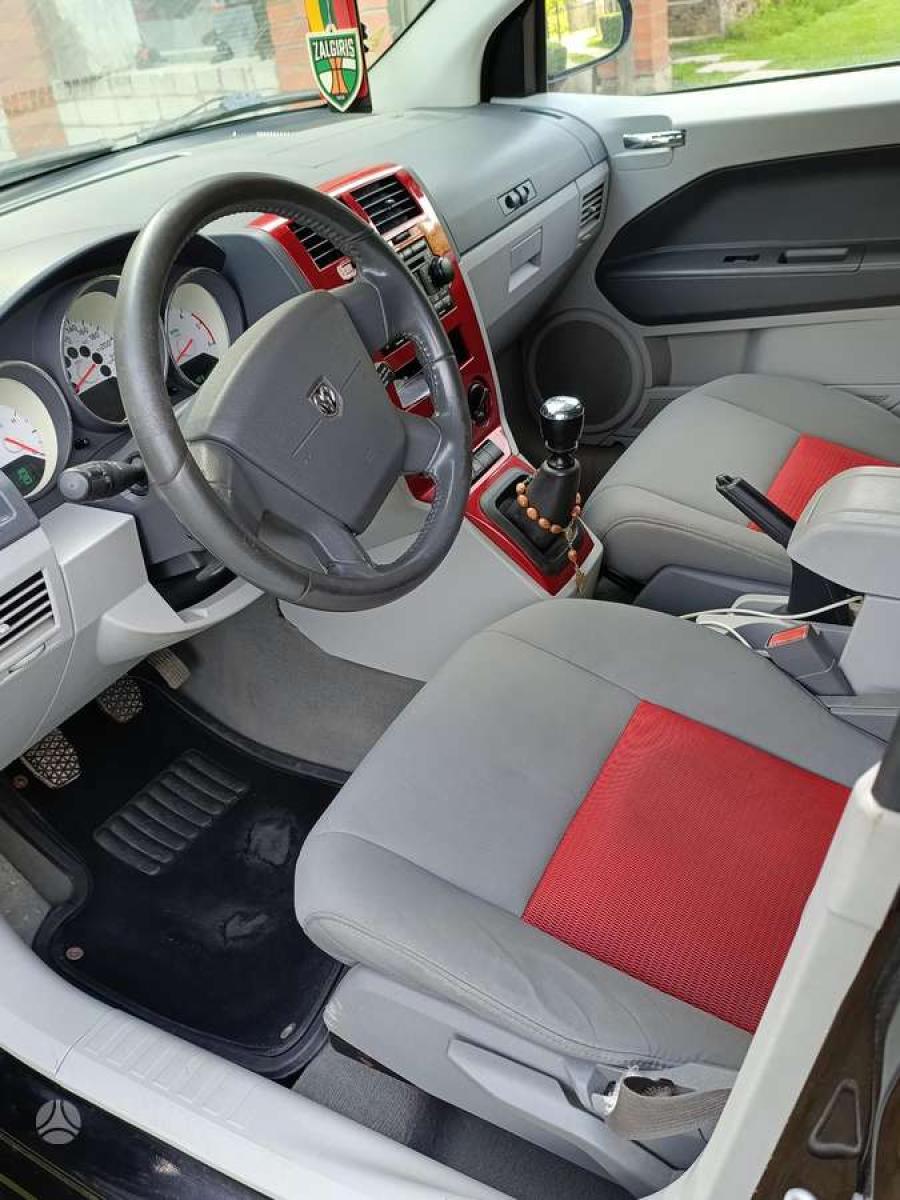 Melns Dodge Caliber 2007 Viļņa, ar dzinēja tilpumu 2.00 L un nobraukumu 366 tūkst. km par 1000 €, foto 6 vietnē AUTOMOTO.COM.LV