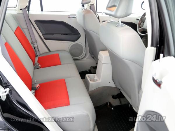 Black Dodge Caliber 2007 in Tallinn, with an engine capacity of 2.00 L and mileage of 177 thousand km for 1999 €, photo 7 on AUTOMOTO.COM.LV