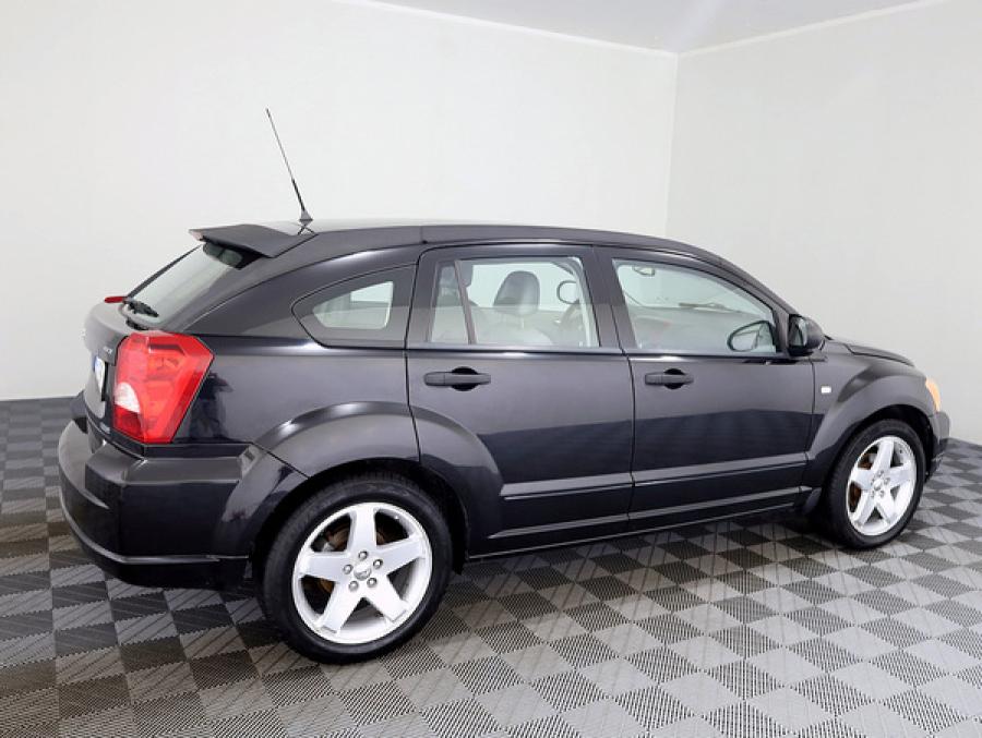 Melns Dodge Caliber 2007 Tallina, ar dzinēja tilpumu 2.00 L un nobraukumu 177 tūkst. km par 1999 €, foto 4 vietnē AUTOMOTO.COM.LV