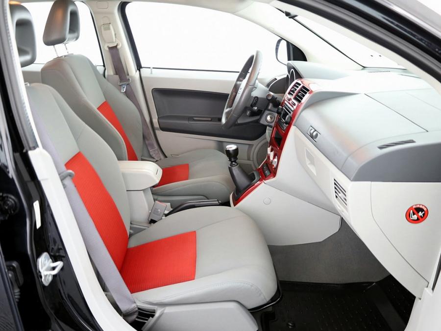 Melns Dodge Caliber 2007 Tallina, ar dzinēja tilpumu 2.00 L un nobraukumu 177 tūkst. km par 1999 €, foto 14 vietnē AUTOMOTO.COM.LV
