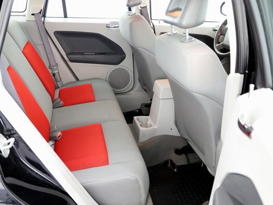 Melns Dodge Caliber 2007 Tallina, ar dzinēja tilpumu 2.00 L un nobraukumu 177 tūkst. km par 1999 €, foto 15 vietnē AUTOMOTO.COM.LV