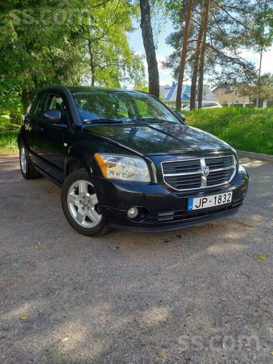 Melns Dodge Caliber 2008 Daugavpils, ar dzinēja tilpumu 2.00 L un nobraukumu 265 tūkst. km par 2100 €, foto 1 vietnē AUTOMOTO.COM.LV