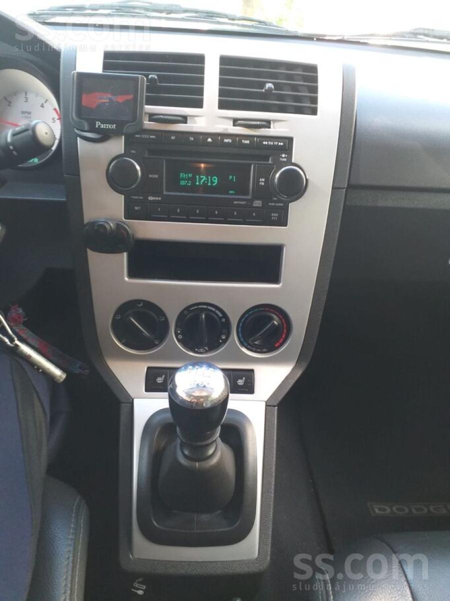 Melns Dodge Caliber 2008 Daugavpils, ar dzinēja tilpumu 2.00 L un nobraukumu 265 tūkst. km par 2100 €, foto 10 vietnē AUTOMOTO.COM.LV