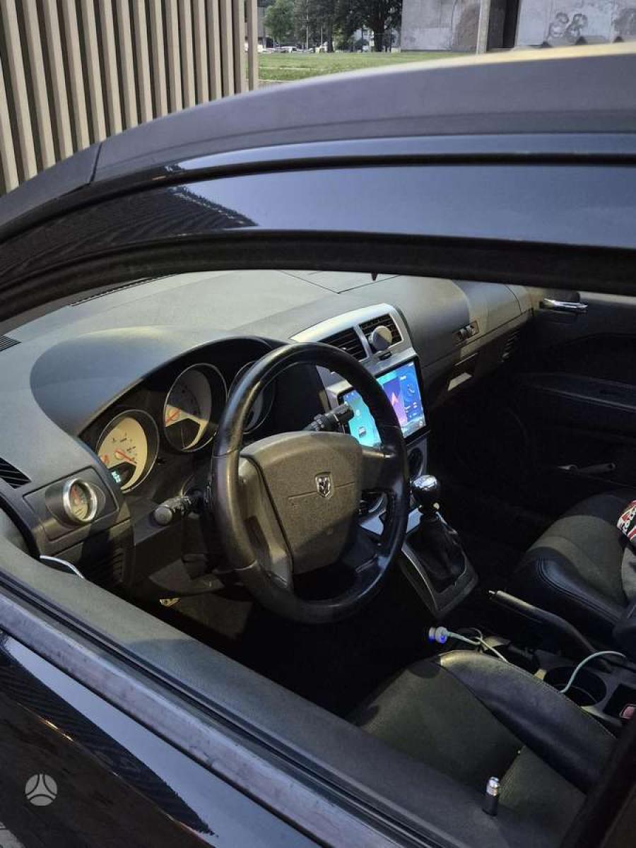 Melns Dodge Caliber 2008 Viļņa, ar dzinēja tilpumu 2.36 L un nobraukumu 255 tūkst. km par 5000 €, foto 6 vietnē AUTOMOTO.COM.LV