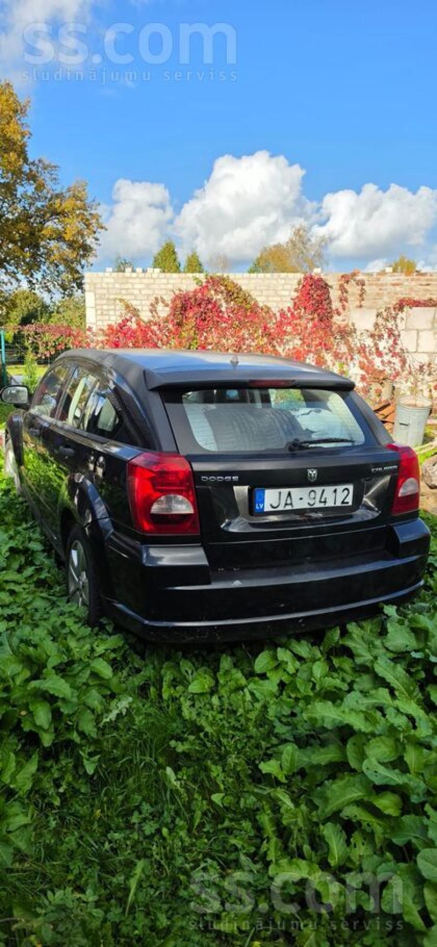 Black Dodge Caliber 2009 in Valmiera, with an engine capacity of 1.80 L and mileage of 210 thousand km for 700 €, photo 3 on AUTOMOTO.COM.LV