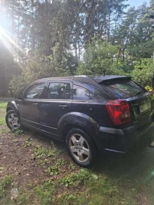 Black Dodge Caliber 2010 in Vilnius, with an engine capacity of 1.97 L and mileage of 287 thousand km for 900 €, photo 4 on AUTOMOTO.COM.LV