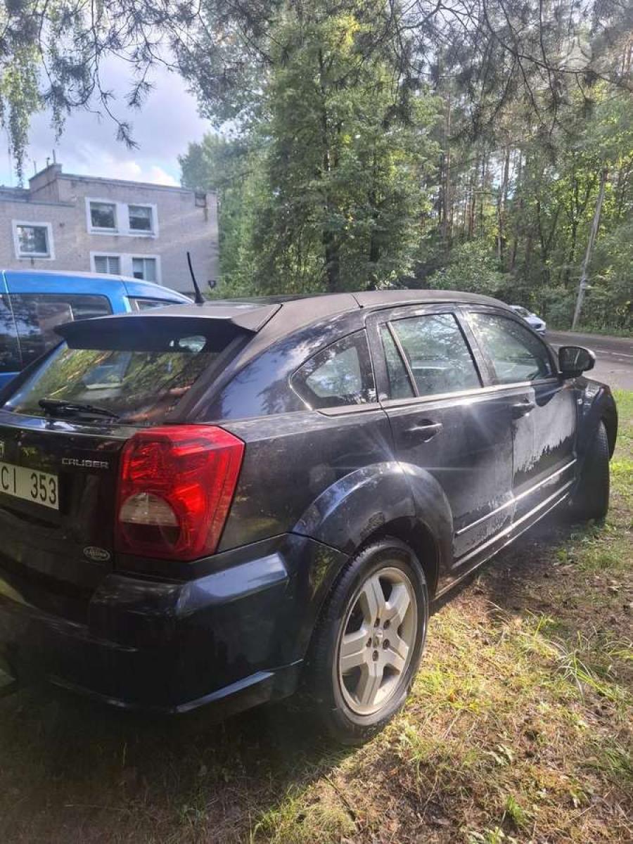 Black Dodge Caliber 2010 in Vilnius, with an engine capacity of 1.97 L and mileage of 287 thousand km for 900 €, photo 7 on AUTOMOTO.COM.LV