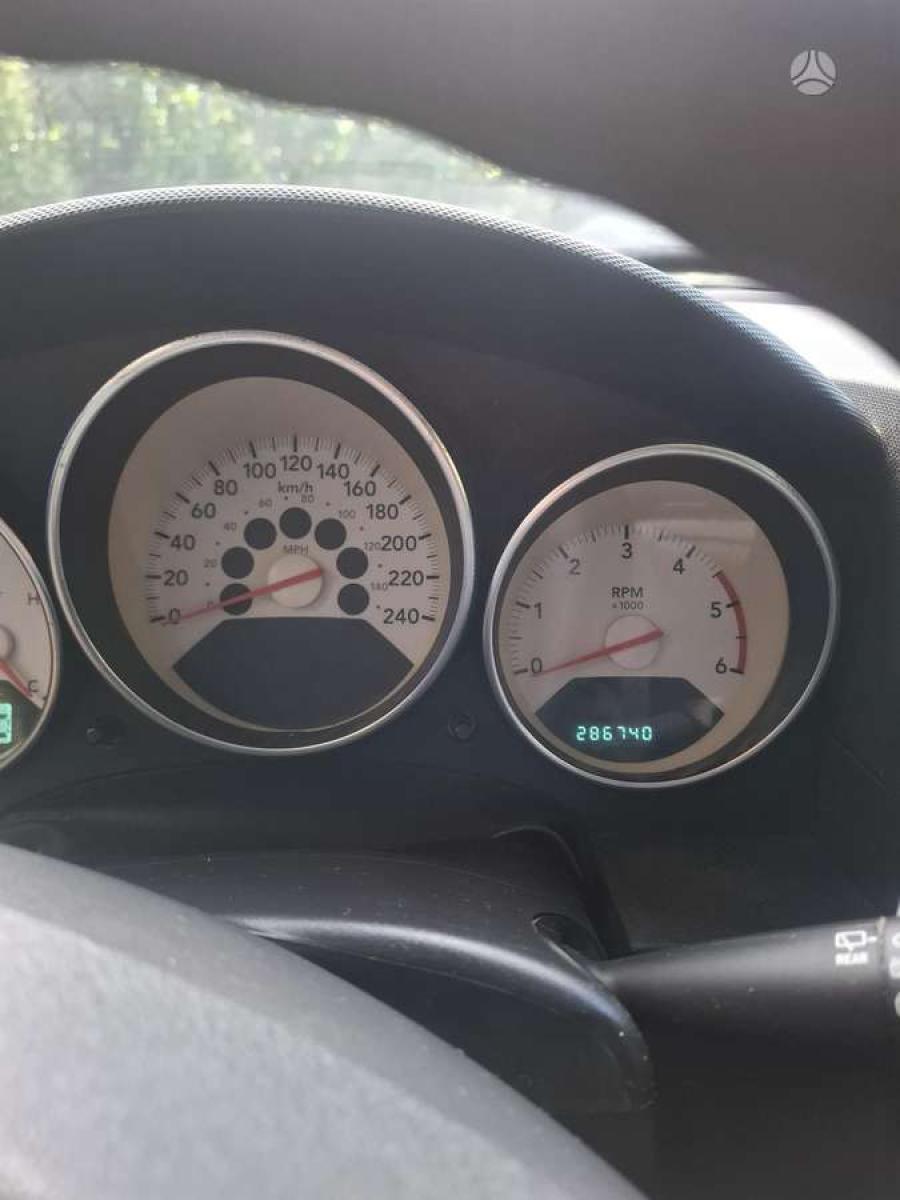 Black Dodge Caliber 2010 in Vilnius, with an engine capacity of 1.97 L and mileage of 287 thousand km for 900 €, photo 14 on AUTOMOTO.COM.LV