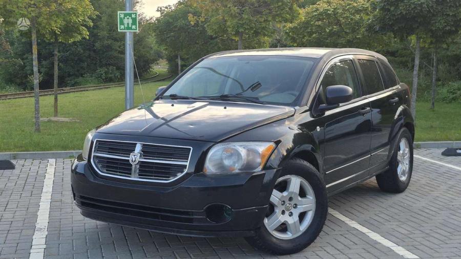 Black Dodge Caliber 2012 in Klaipeda, with an engine capacity of 2.00 L and mileage of 151 thousand km for 995 €, photo 4 on AUTOMOTO.COM.LV