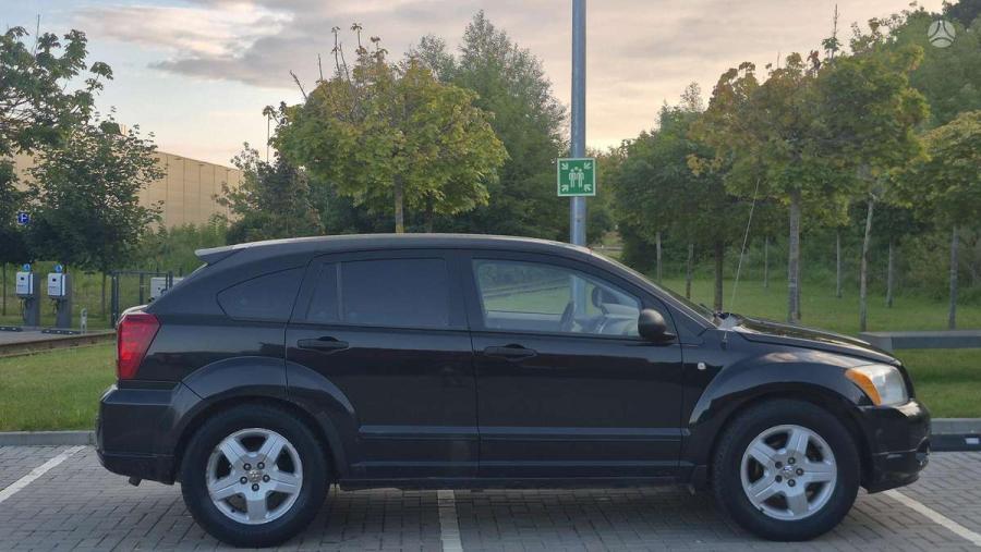 Black Dodge Caliber 2012 in Klaipeda, with an engine capacity of 2.00 L and mileage of 151 thousand km for 995 €, photo 6 on AUTOMOTO.COM.LV