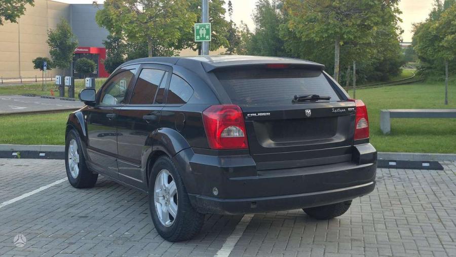 Black Dodge Caliber 2012 in Klaipeda, with an engine capacity of 2.00 L and mileage of 151 thousand km for 995 €, photo 10 on AUTOMOTO.COM.LV