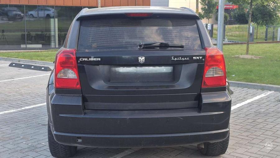 Black Dodge Caliber 2012 in Klaipeda, with an engine capacity of 2.00 L and mileage of 151 thousand km for 995 €, photo 12 on AUTOMOTO.COM.LV