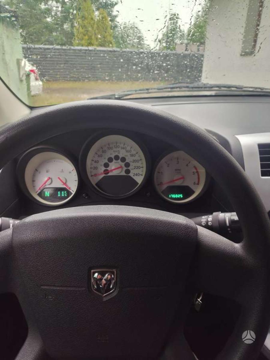Blue Dodge Caliber 2011 in Vilnius, with an engine capacity of 2.00 L and mileage of 178 thousand km for 1650 €, photo 7 on AUTOMOTO.COM.LV