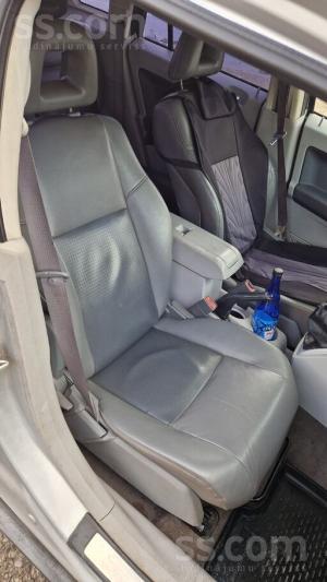 Pelēks Dodge Caliber 2007 Rīga, ar dzinēja tilpumu 2.00 L un nobraukumu 229 tūkst. km par 1940 €, foto 10 vietnē AUTOMOTO.COM.LV