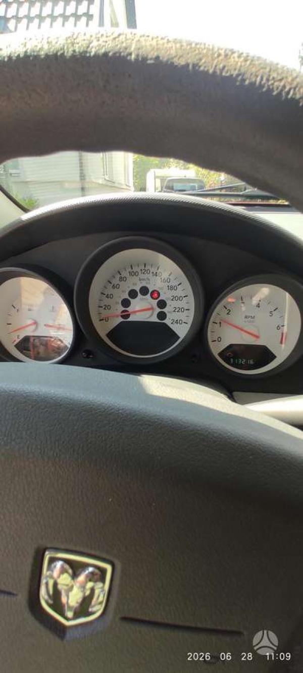 Oranžs Dodge Caliber 2006 Panevēža, ar dzinēja tilpumu 1.80 L un nobraukumu 313 tūkst. km par 1200 €, foto 4 vietnē AUTOMOTO.COM.LV