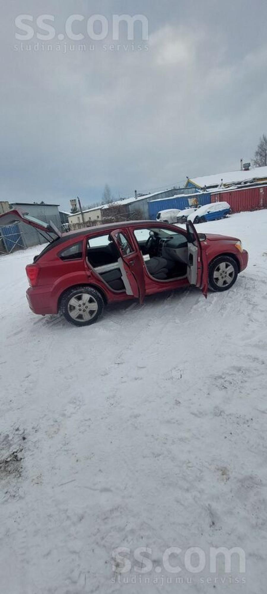 Red Dodge Caliber 2006 in Riga, with an engine capacity of 1.80 L and mileage of 167 thousand km for 1300 €, photo 5 on AUTOMOTO.COM.LV
