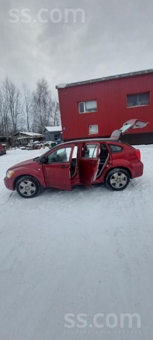 Red Dodge Caliber 2006 in Riga, with an engine capacity of 1.80 L and mileage of 167 thousand km for 1300 €, photo 6 on AUTOMOTO.COM.LV