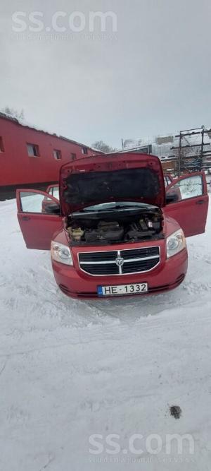 Red Dodge Caliber 2006 in Riga, with an engine capacity of 1.80 L and mileage of 167 thousand km for 1300 €, photo 7 on AUTOMOTO.COM.LV