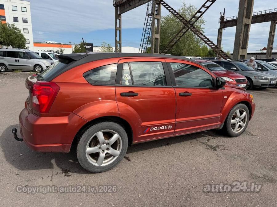 Red Dodge Caliber 2007 in Tallinn, with an engine capacity of 2.00 L and mileage of 299 thousand km for 799 €, photo 4 on AUTOMOTO.COM.LV