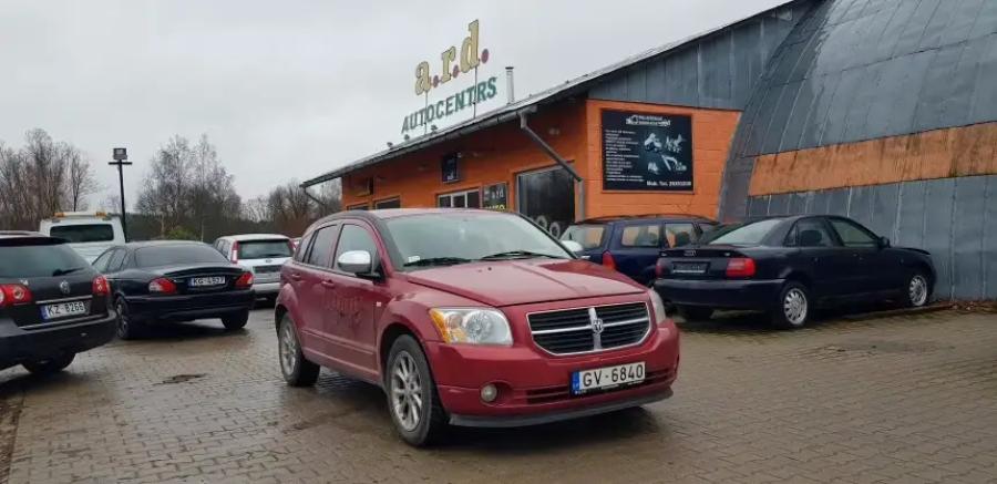 Red Dodge Caliber 2007 in Valmiera, with an engine capacity of 1.80 L and mileage of 277 thousand km for 2250 €, photo 1 on AUTOMOTO.COM.LV
