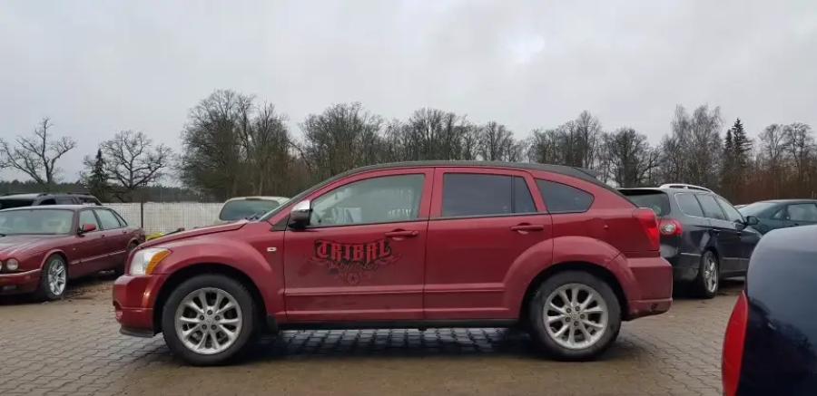 Red Dodge Caliber 2007 in Valmiera, with an engine capacity of 1.80 L and mileage of 277 thousand km for 2250 €, photo 7 on AUTOMOTO.COM.LV